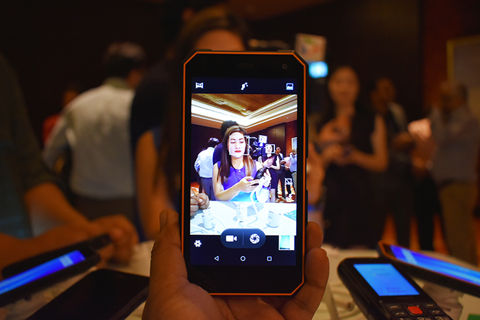 XTouch’s-XBot-Senior-Smartphone – CriticReviewer.com